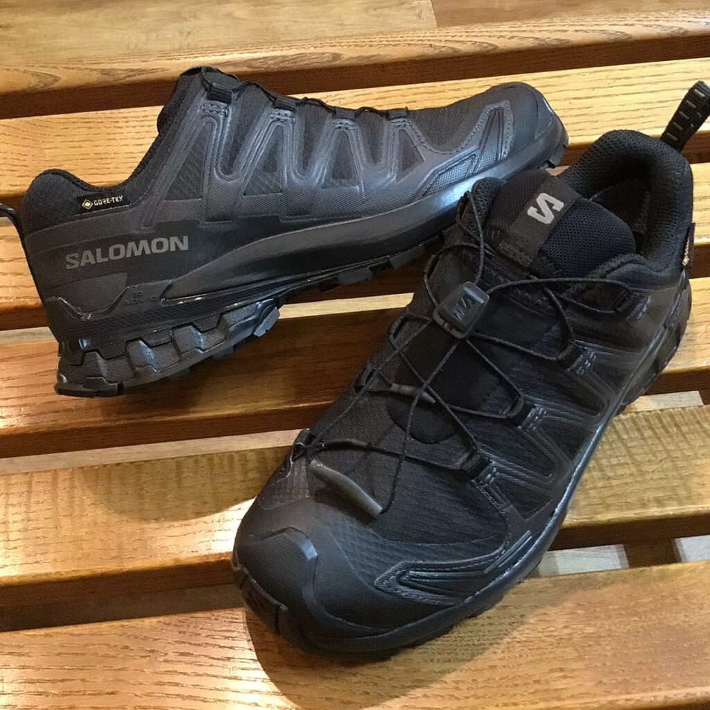 サロモンの黒のベストセラー！「XA PRO」の女性用防水モデル。 - Kadotation!?